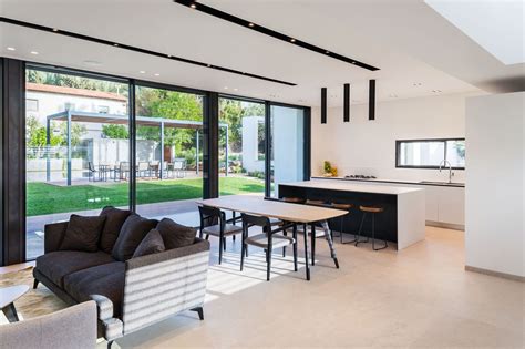 GL House Building Views