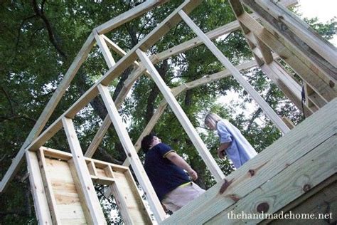 Building A Handmade Hideaway The Roof How To Build A Treehouse Building A Treehouse Tree