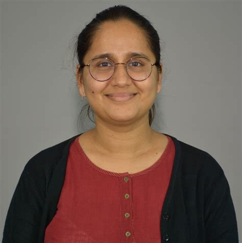 Somya Srivastavas Instagram Twitter And Facebook On Idcrawl