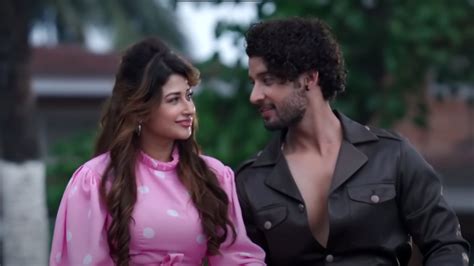 Gautam Singh Vig Saba Khan Collaborate For A Romantic Song Dooriyan