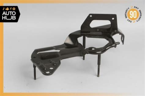 06-11 Mercedes W251 R350 ML550 CLS500 Airmatic Compressor Bracket ...