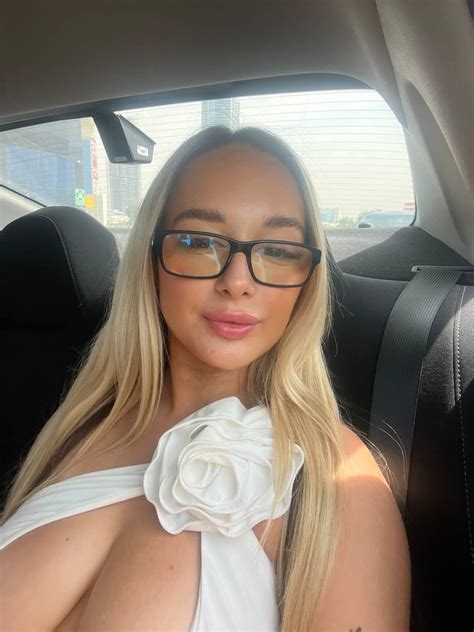 What Caught Your Attention First R Smileygirls