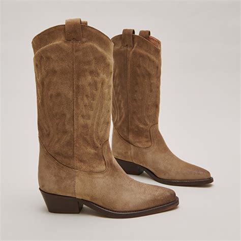 Pointed Toe Boots With Visible Stitching In Dark Taupe Suede Delea