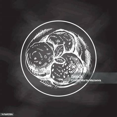 칠판 배경에 격리된 접시에 아이스크림 공의 손으로 그린 스케치 평면도 빈티지 그림입니다 라벨 포장 및 엽서 디자인을위한 요소 검은색에 대한 스톡 벡터 아트 및 기타 이미지