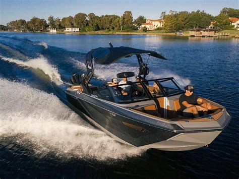 Wakeboard Boats