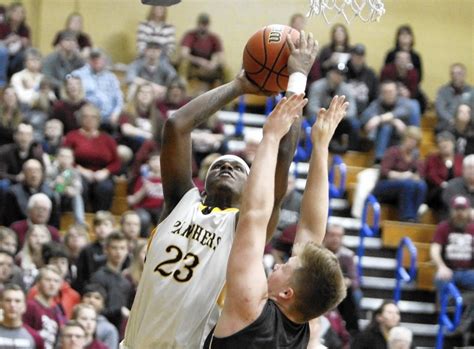 Deon Moore Hits 3 Pointer To Power Roosevelt Into Regional Final Vs Marquette Chicago Tribune