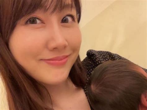 安めぐみ、出産したばかりの娘とのツーショット公開！ 妹思いの長女に「お姉ちゃん、頼もしい」の声も All About ニュース