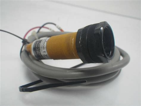 E3f R2b4 E3fr2b4 Omron Photoelectric Retroreflective Sensor Pcm Surplus World