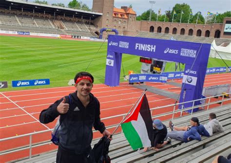 عدّاء فلسطيني يحظى بدعم واسع من سويديين في ماراثون ستوكهولم صور وفيديو