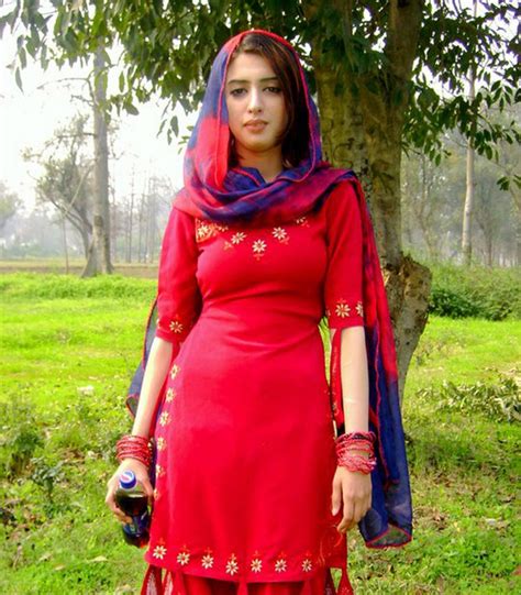 Pic Masr Faisalabad Cute College Girls