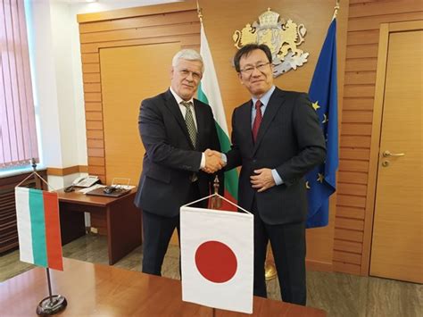 Министър Вътев се срещна с посланика на Япония в България Н Пр Хисаши Мичигами Български Фермер