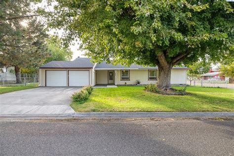 1202 S Johnson St Kennewick Wa 99338