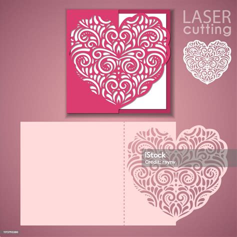 레이저 컷 결혼식 초대장 또는 레이스 심장 인사말 카드 템플릿 벡터 레이저 절단 플로터 절단 또는 인쇄에 적합한 이미지 금선세공
