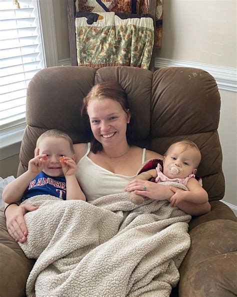 Sister Wives Star Maddie Browns 1 Year Old Daughter Evie Walks In Her Prosthetic Leg After