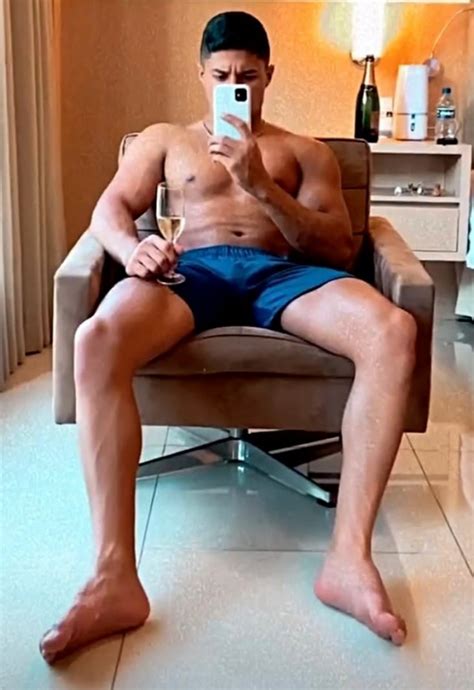 Eduardo Rodriguess Feet