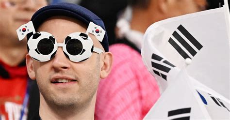 포토 한국 포르투갈 태극기 응원하는 외국 축구팬