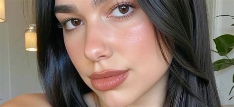 Dua Lipa Doing Paddleboard Yoga In String Bikini Looks Stupid