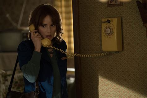 Mldspot Menunggu Aksi Winona Ryder Di Stranger Things Seasons 2