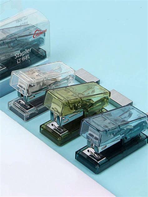 Draagbare Mini Nietmachine Keuze Uit Meerdere Kleuren Bindt 2 12 Paginas Wordt Geleverd Met