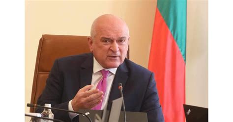 Главчев преди епизоотичния съвет Компенсации за всички собственици на болни животни Български