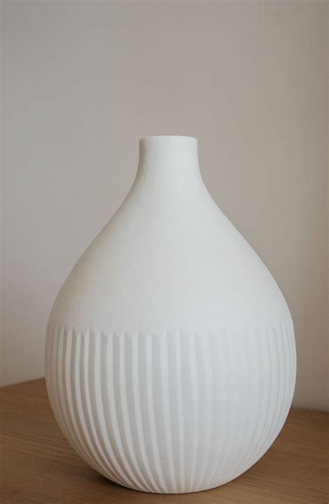 Round Ceramic Glass Vase Parallel 51
