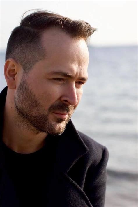 Edward Maya și Yohani Diloka De Silva Au Lansat „diamonds” Gold Magazine