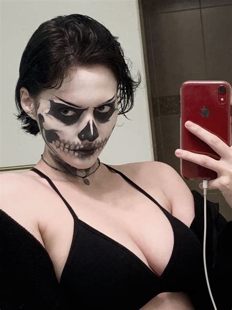 Foto Skull Face Salem 1