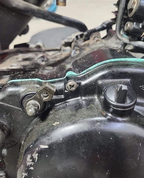 Decomp Cable Bracket R Xt350