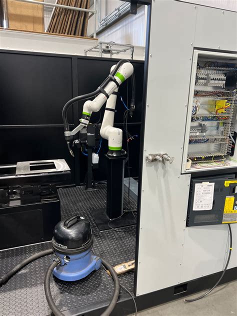 Fraser Reid On Linkedin Cobots Weldingautomation Safety Roboticwelding Ukmanufacturing Ukmfg