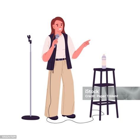 마이크와 함께 서있는 스탠드 업 코미디를 수행하는 여자 코미디언 농담과 재미있는 이야기를 말하는 마이크와 여성 만화 마이크 연기자 오픈 흰색 배경에 격리된 플랫 벡터 그림
