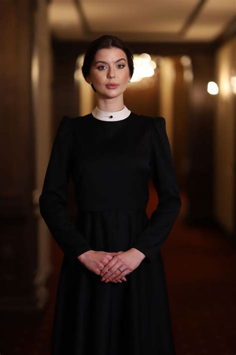 Сукня з білим комірцем