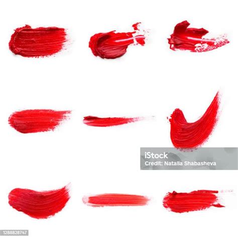 흰색 배경에 고립 된 립스틱 얼룩 얼룩 스머지 스워치 크림 메이크업 텍스처 밝은 붉은 색 화장품 브러시 스트로크 스 와이프 샘플 0명에 대한 스톡 사진 및 기타 이미지