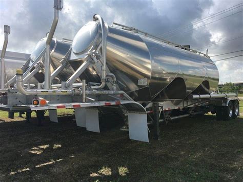 Pneumatic Frac Sand Tanker Trailers Trailers Of Texas Houston Tx