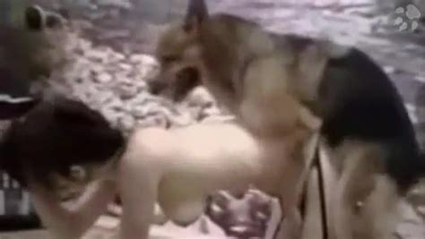 Sexy Girl Fuck Her Dog