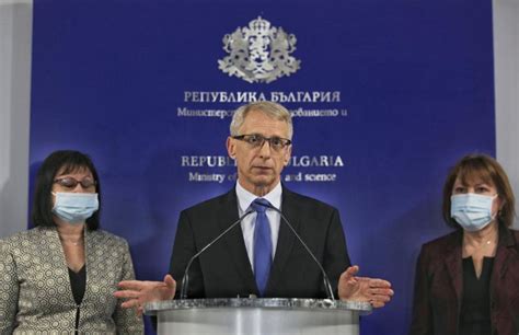 МОН Столична община абдикира за детските градини и иска друг да реши проблема