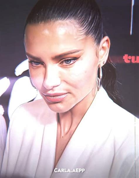 Pin By Natalia On Quick Saves Adriana Lima Adriana Lima Victoria