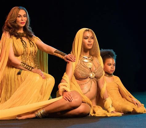 A Pregnant Beyonce Performs At The Grammys Video Thejasminebrand