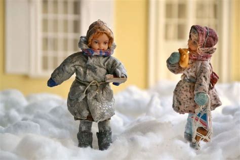 Игрушка на елку из ваты Девочка со снегирем в интернет магазине на Ярмарке Мастеров Елочные