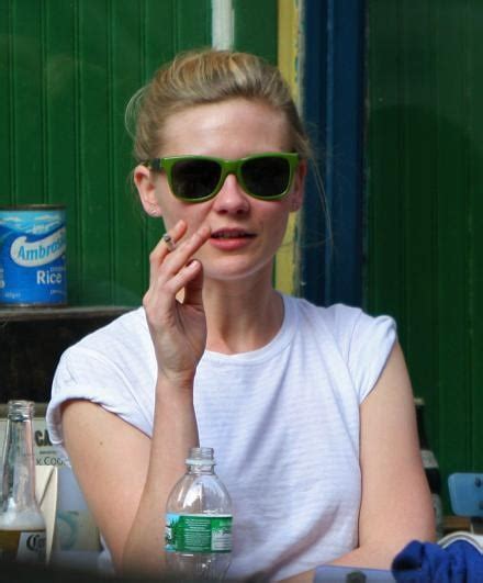 Kirsten Dunst R Celebsncigs