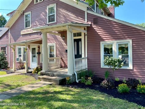 115 Regent St Saratoga Springs Ny 12866 Room For Rent In Saratoga