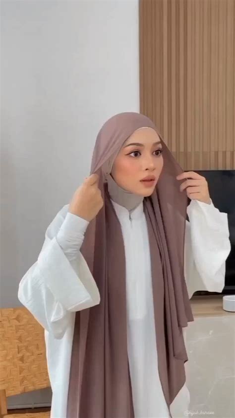 Pin by Andazyar on Hijab Tutorial in 2024 | Hijab fashion, Hijab style tutorial, Hijab trends