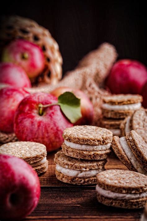 Яблочные печенья сэндвичи с отрубями кунжутом и творожным кремом Идеи для блюд Полезная для