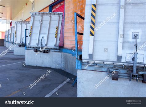 2 832 Dock Levelers Images Stock Photos Vectors Shutterstock