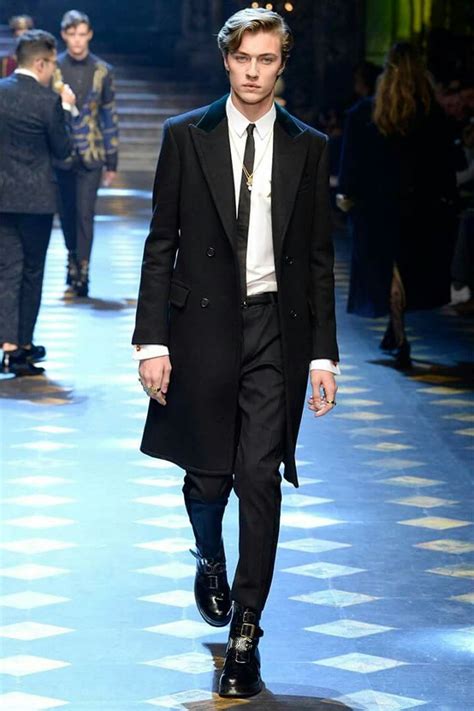 Dandg 2017 Lucky Blue Smith Uomini Alla Moda Moda Uomo Moda Ragazze