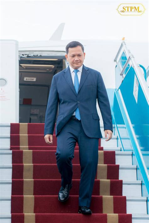 វៀតណាមក្រាលព្រំក្រហមឆ្នូតពណ៌មាស ទទួលសម្តេចធិបតី ហ៊ុន ម៉ាណែត ក្នុងដំណើរទស្សនកិច្ចផ្លូវការ