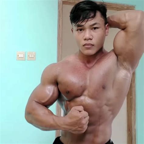 Massive Pecs On Tumblr