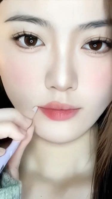 Lip Makeup Tutorial Shapeup Your Lips Like This