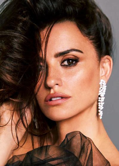 Penélope Cruz photographed by Hunter Gatti for Tumbex