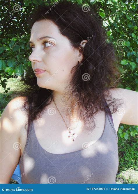Estilo De Vida Feminino De Meia Idade Adulta Foto De Stock Imagem De Campo Caucasiano