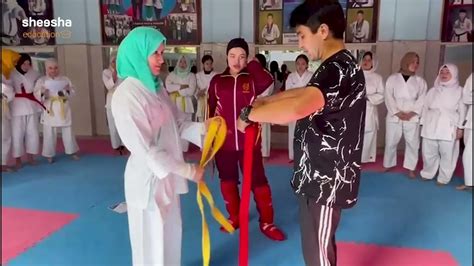 مشت‌های گره‌ کرده برای زندگی Youtube